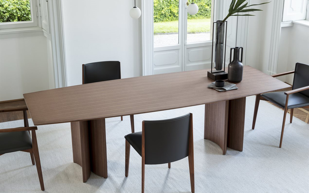 Porada Alan Wood Table